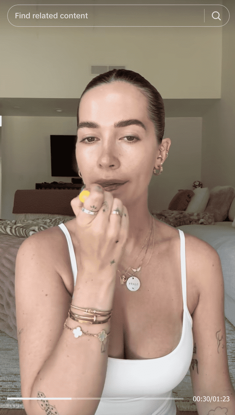 Avery Woods Posts Video Wearing A Special Necklace In Honor Of Emilie Kiser’s Son Trigg | Mod ...